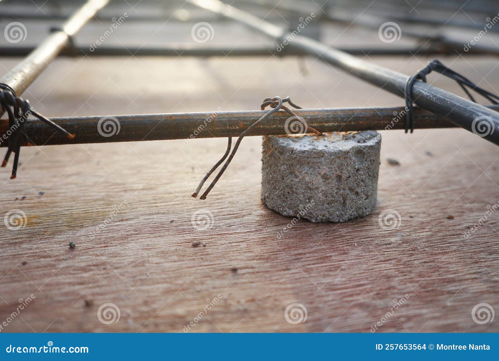 Concrete Spacer Block are Placed Under the Wire Mesh Structural Steel ...