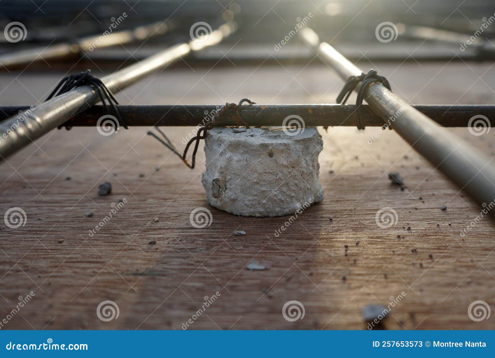 Concrete Spacer Block are Placed Under the Wire Mesh Structural Steel ...