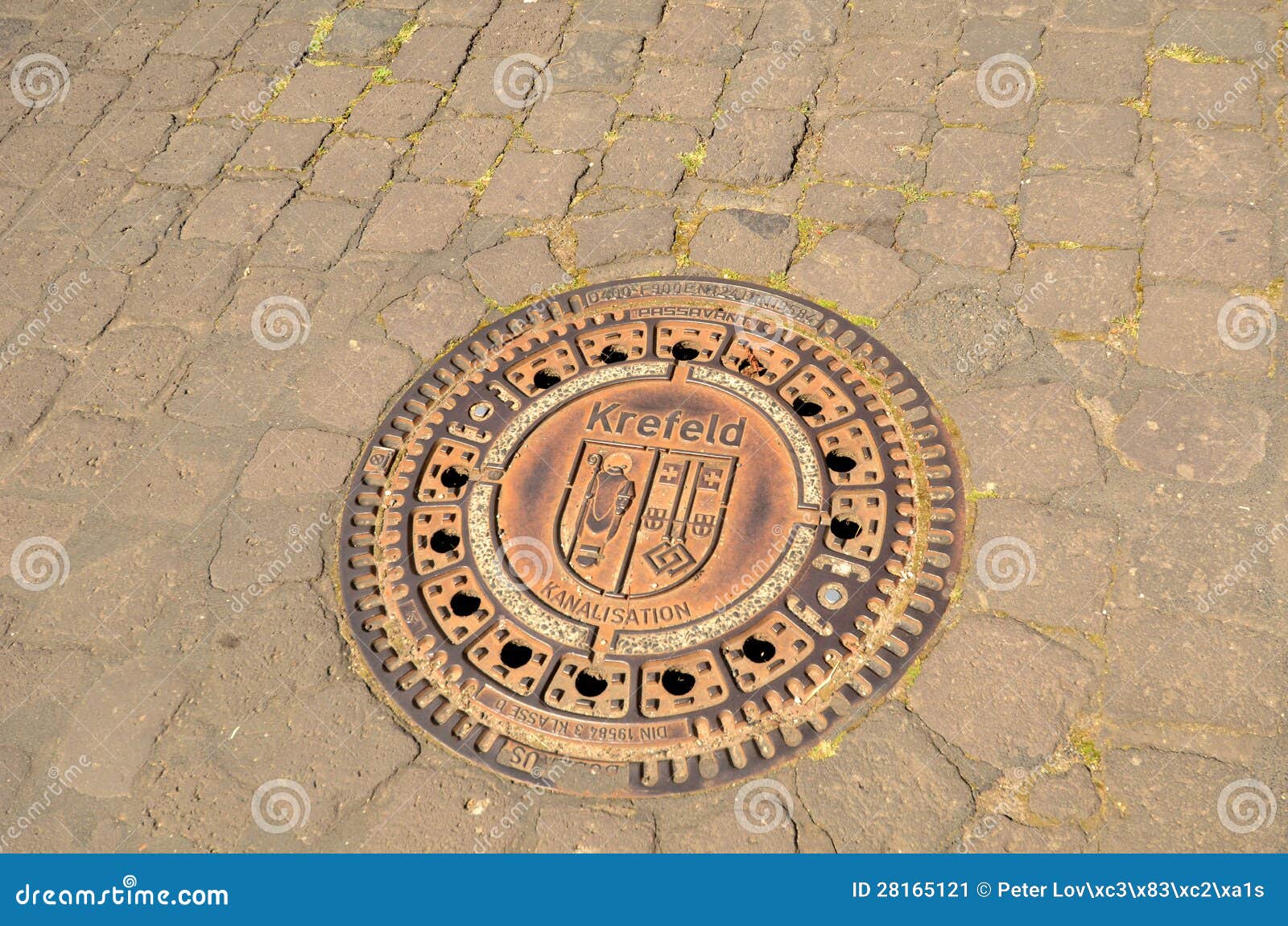 Cast-iron manhole covers editorial photo. Image of pavement - 28165121