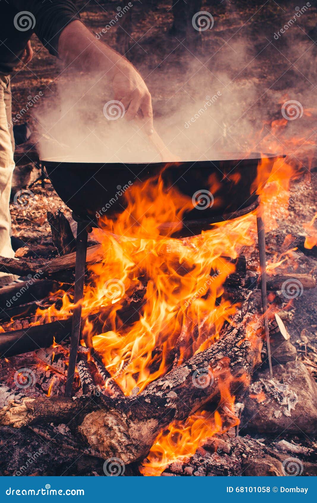 Cast Iron Pot Outdoors, Cooking on a Fire. Stock Photo - Image of heat ...