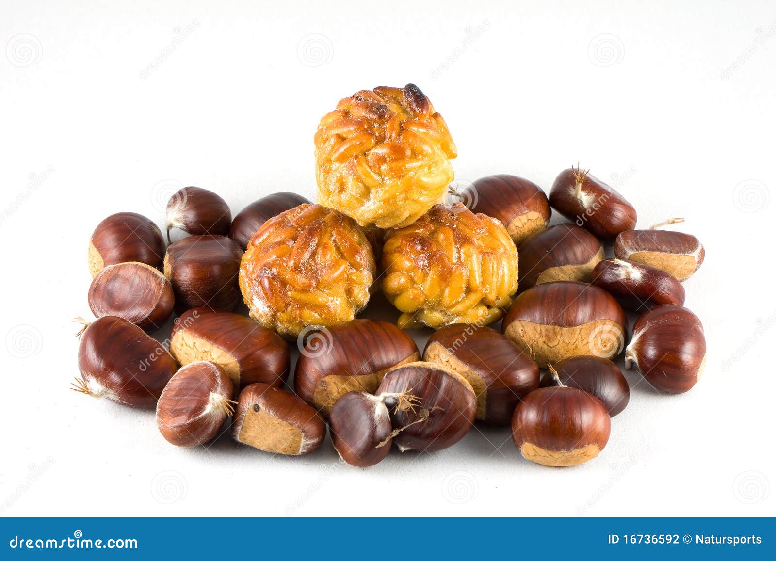 Castañas Y Panellets Fotografía de archivo - Imagen: 16736592