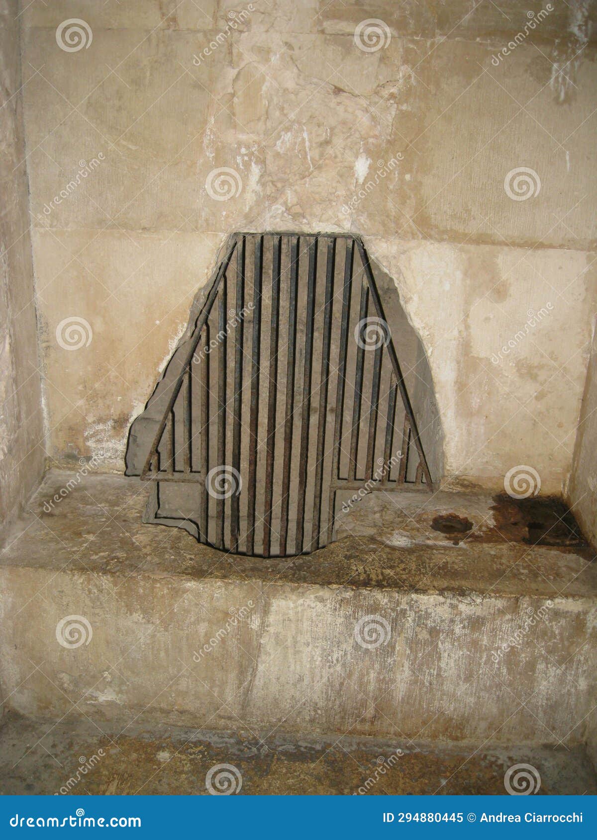 Castel Del Monte Ancient Building Stock Image - Image of famous, tower ...