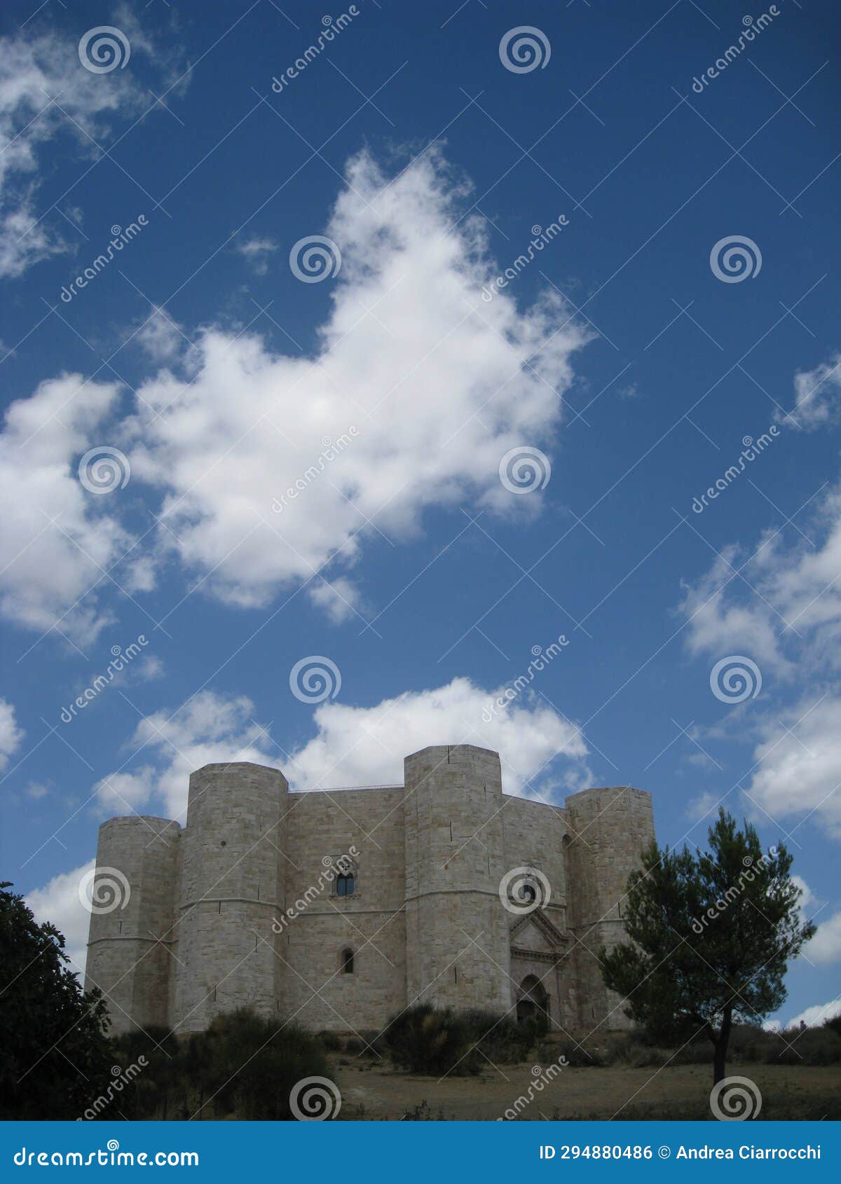 Castel Del Monte Ancient Building Stock Photo - Image of castle ...