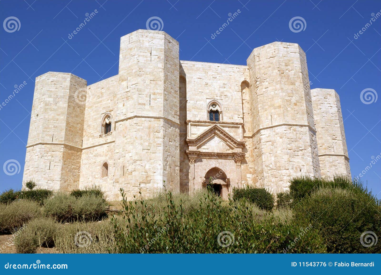 Castel Del Monte (Castle of the Mount) Stock Photo - Image of castle ...