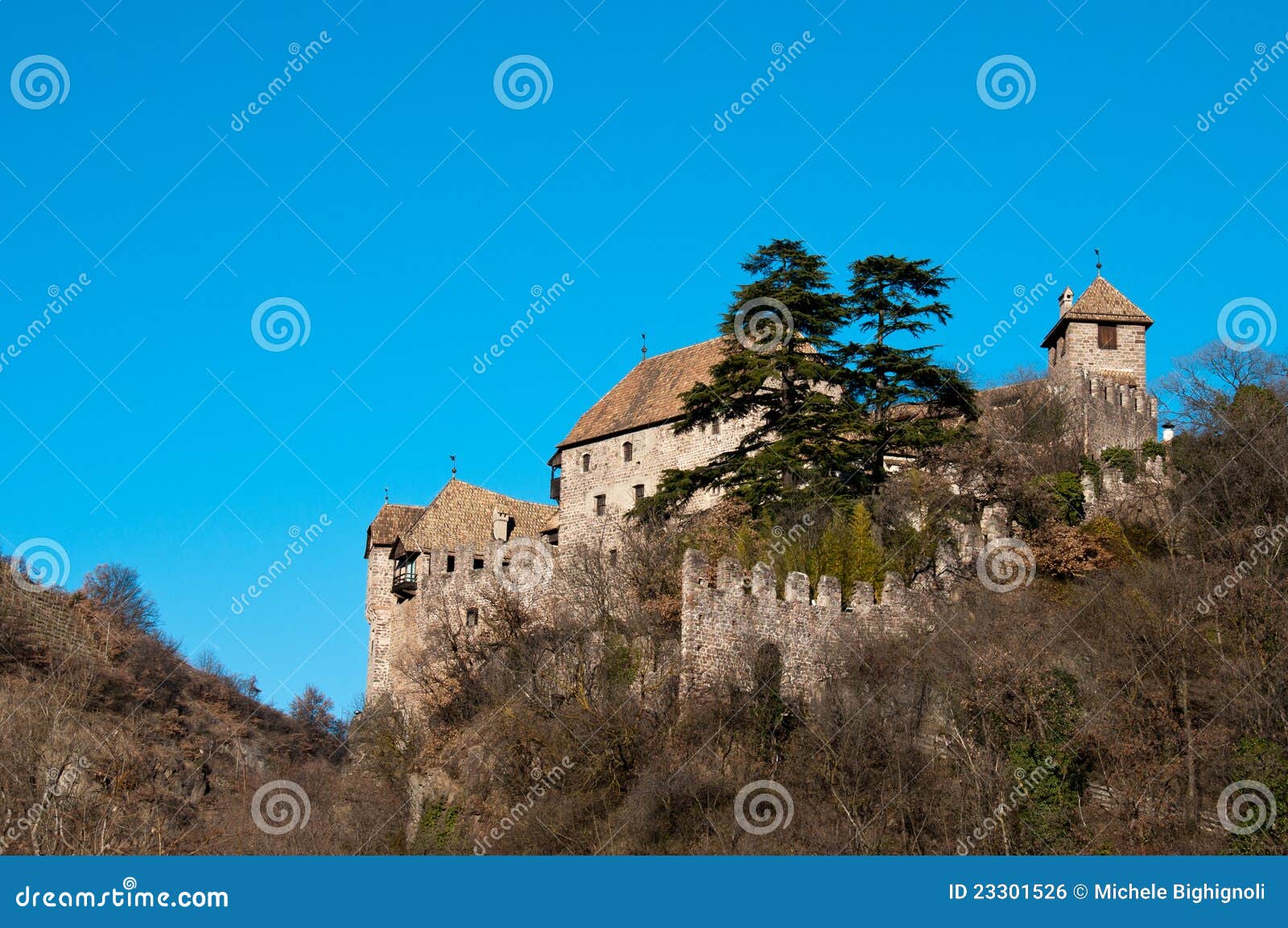 Castel Roncolo - Schloss Runkelstein Photo stock - Image du vieux, alto ...