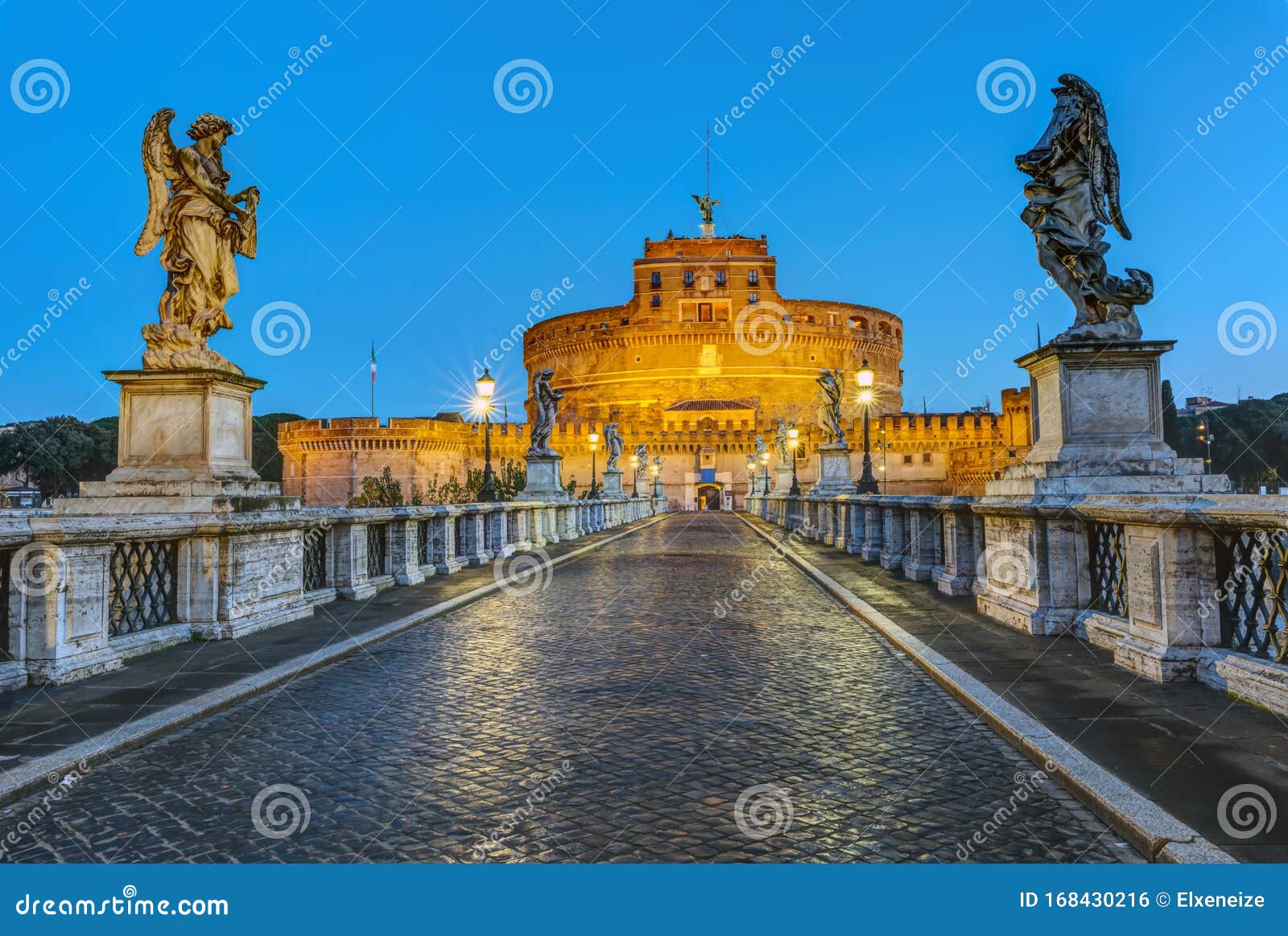 The Castel Sant Angelo and the Sant Angelo Bridge 库存照片 - 图片 包括有 天使, 照明 ...