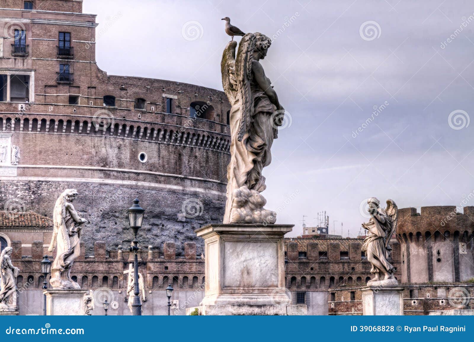 Castel St. Angelo in Rom stockfoto. Bild von statue, künstlerisch ...