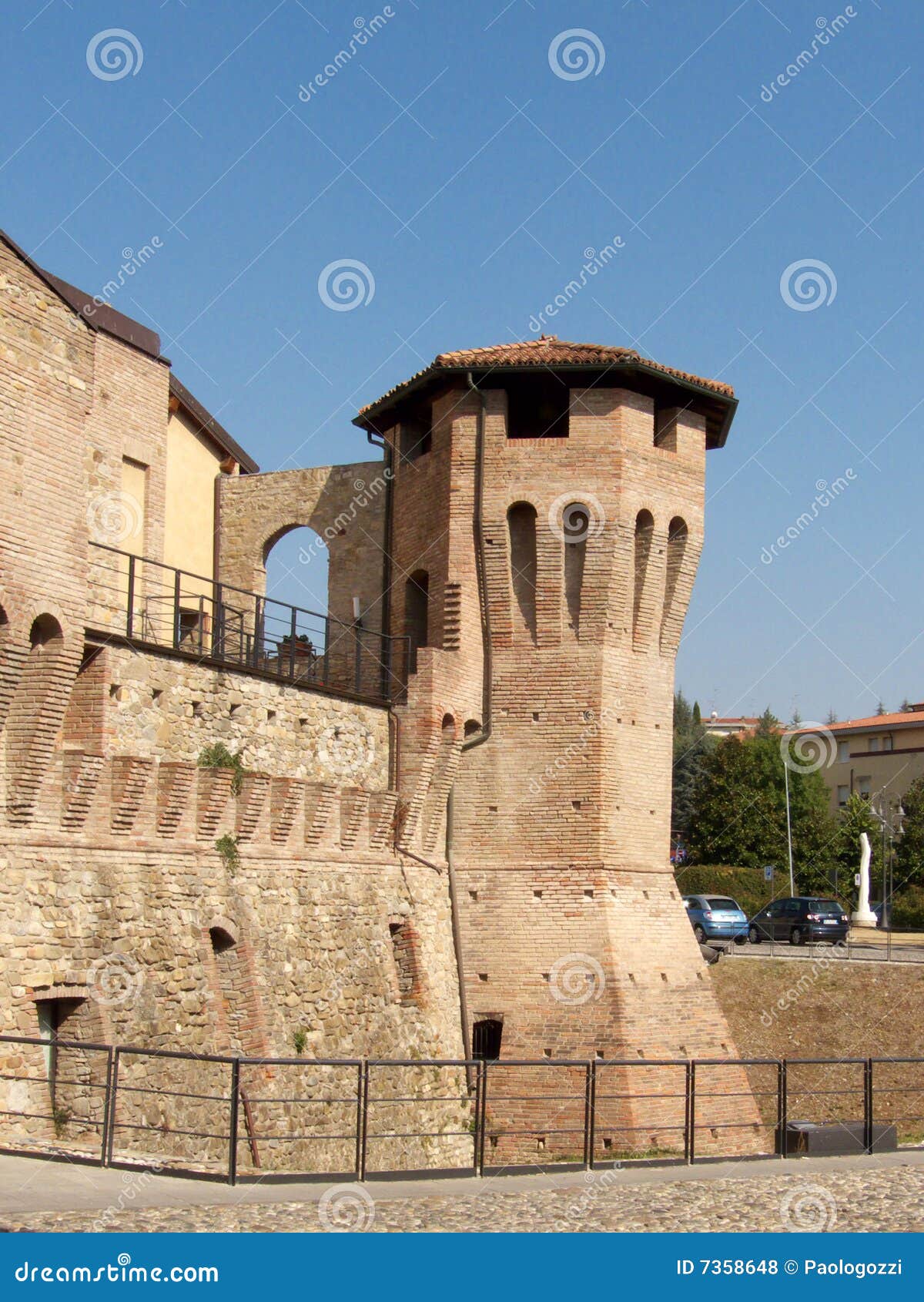 Castellarano S Castle Tower Stock Photo - Image of ancient, fight: 7358648