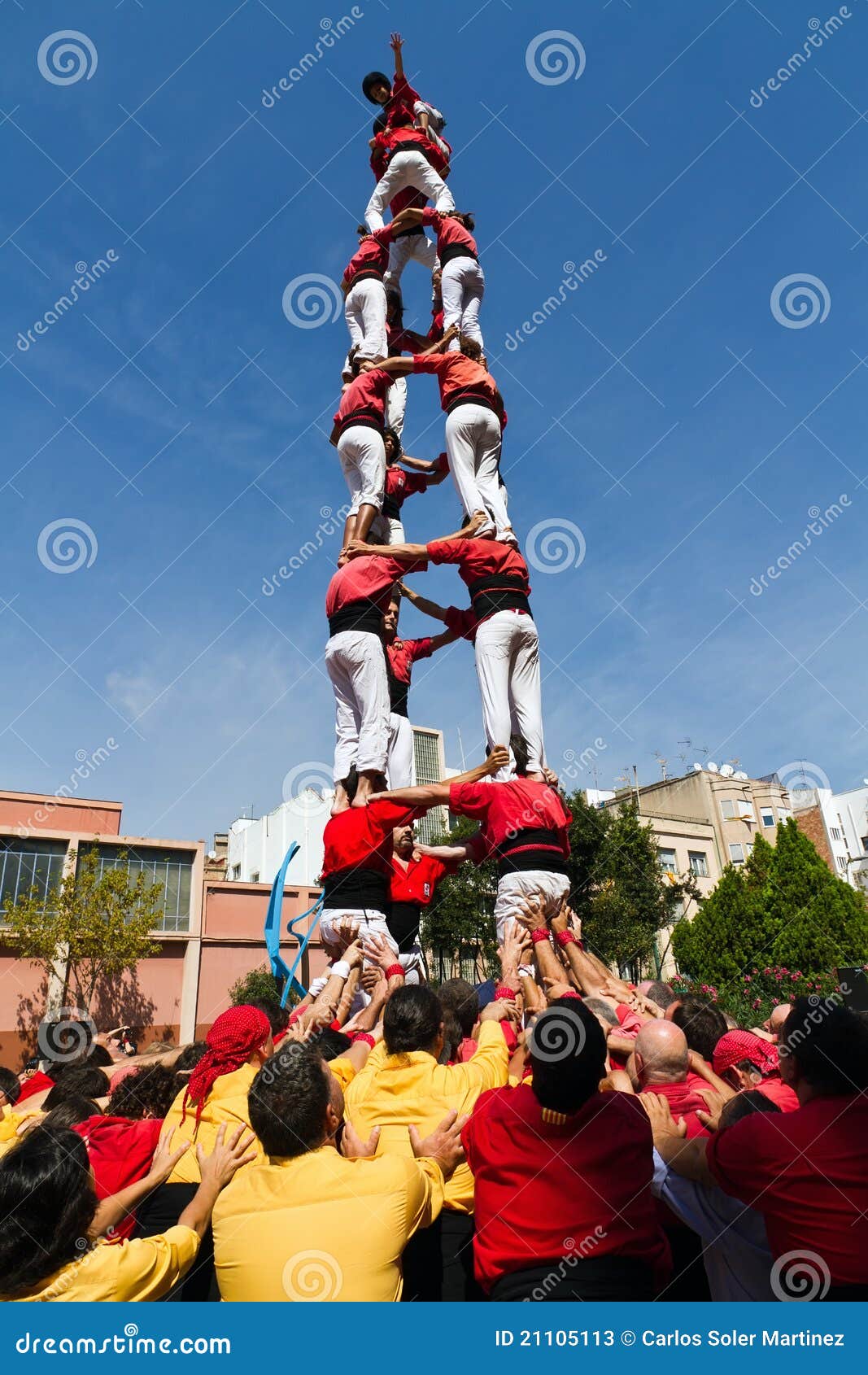 Castellers 4*7 photo stock éditorial. Image du tour, gens - 21105113