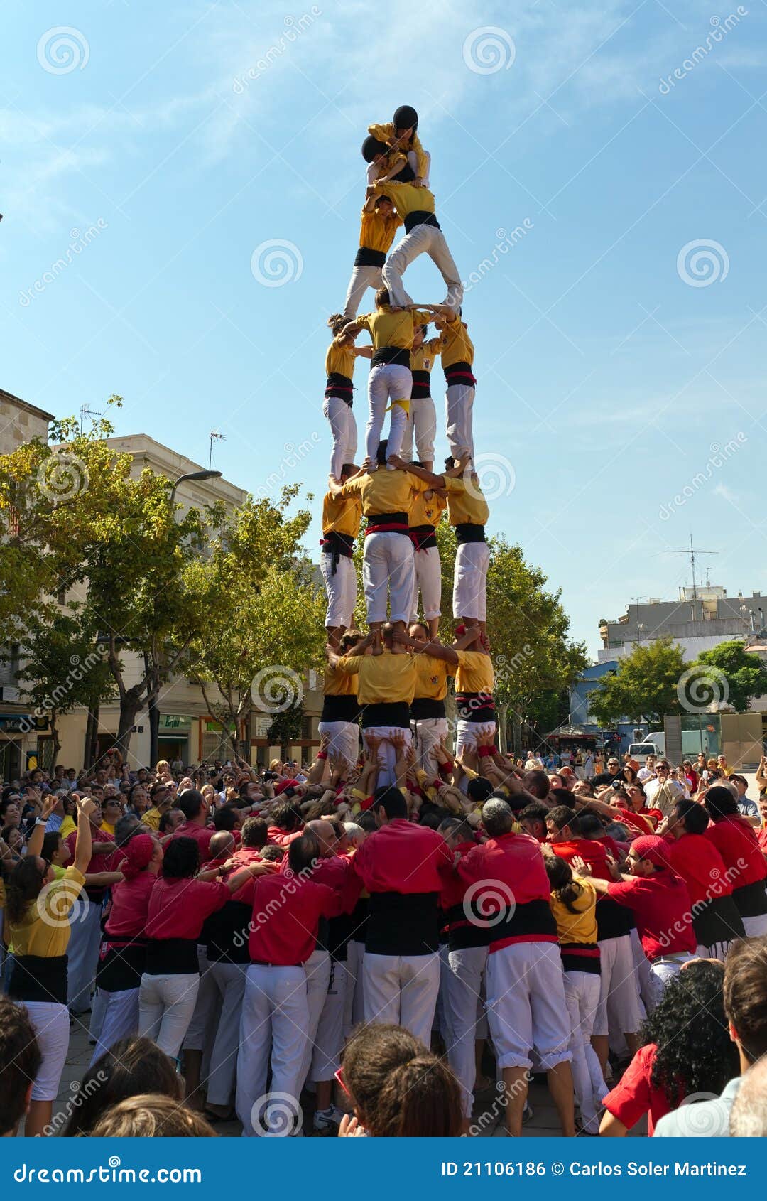 Castellers 4*7 foto editorial. Imagen de fuerza, equilibrio - 21106186