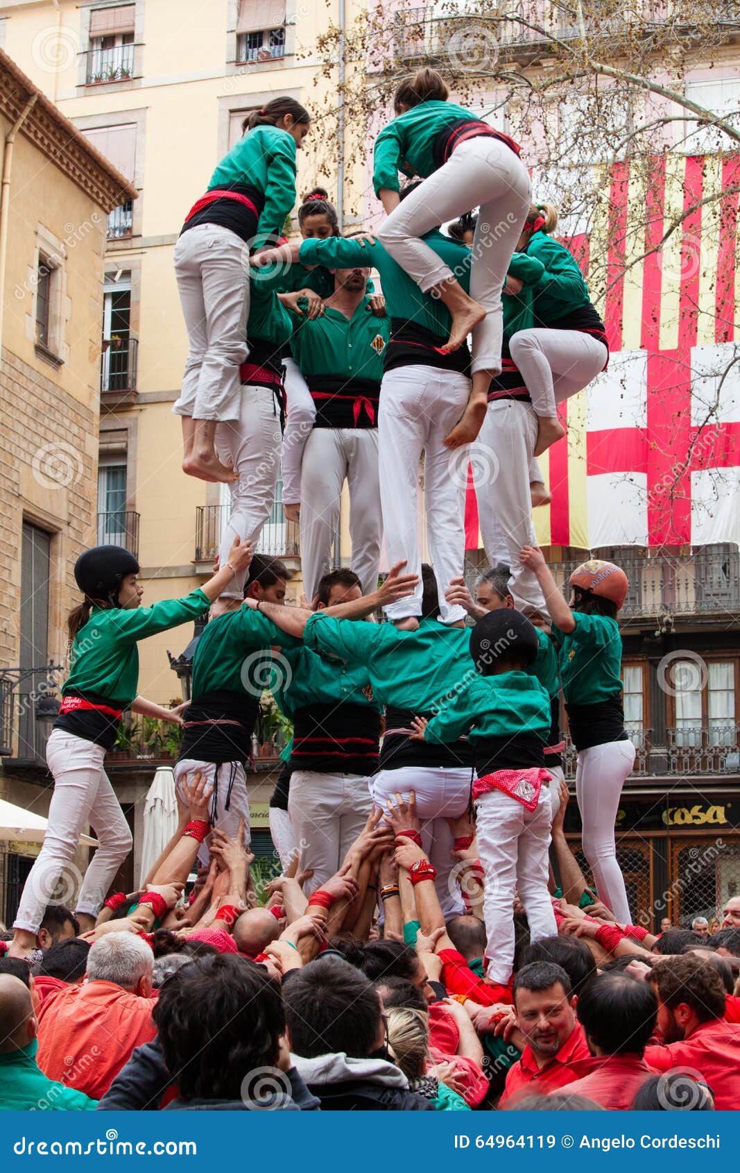 Castellers Barcelone, Espagne Pyramide Humaine Image stock éditorial ...