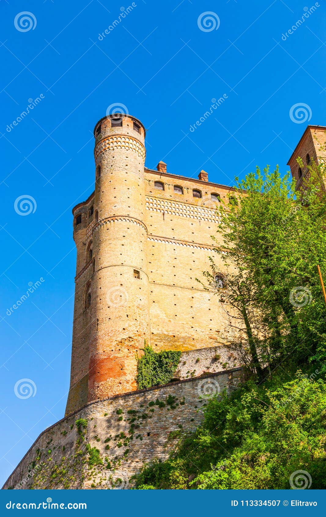Castello Alba Di Serralunga D ``, Piemonte Italia Immagine Stock ...