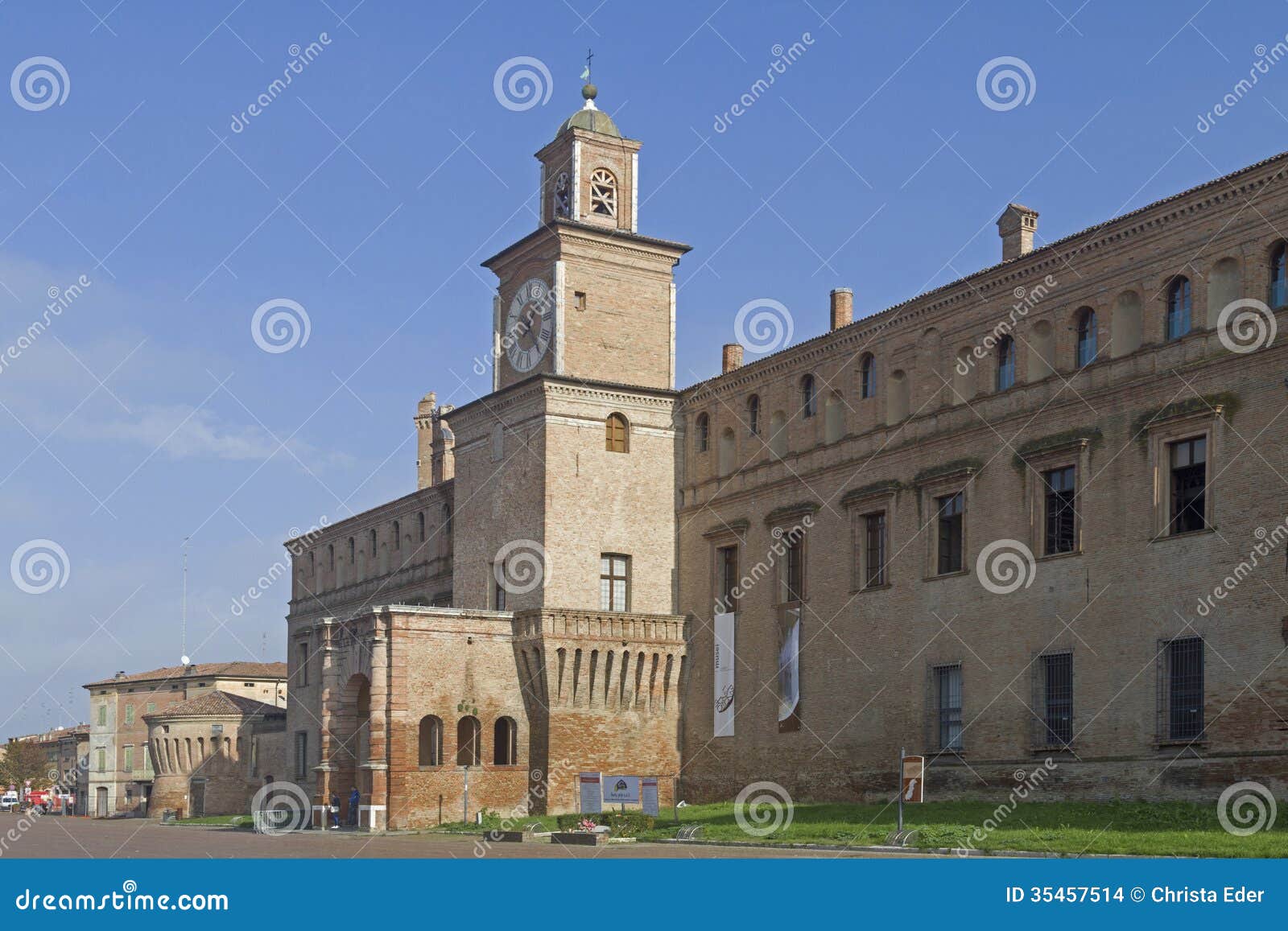 Castello in carpi fotografia stock. Immagine di italia - 35457514