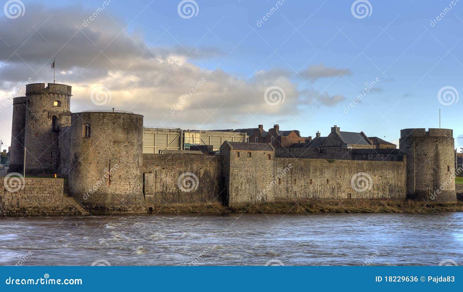 Castello Del Re John in Limerick, Irlanda. Fotografia Stock - Immagine ...