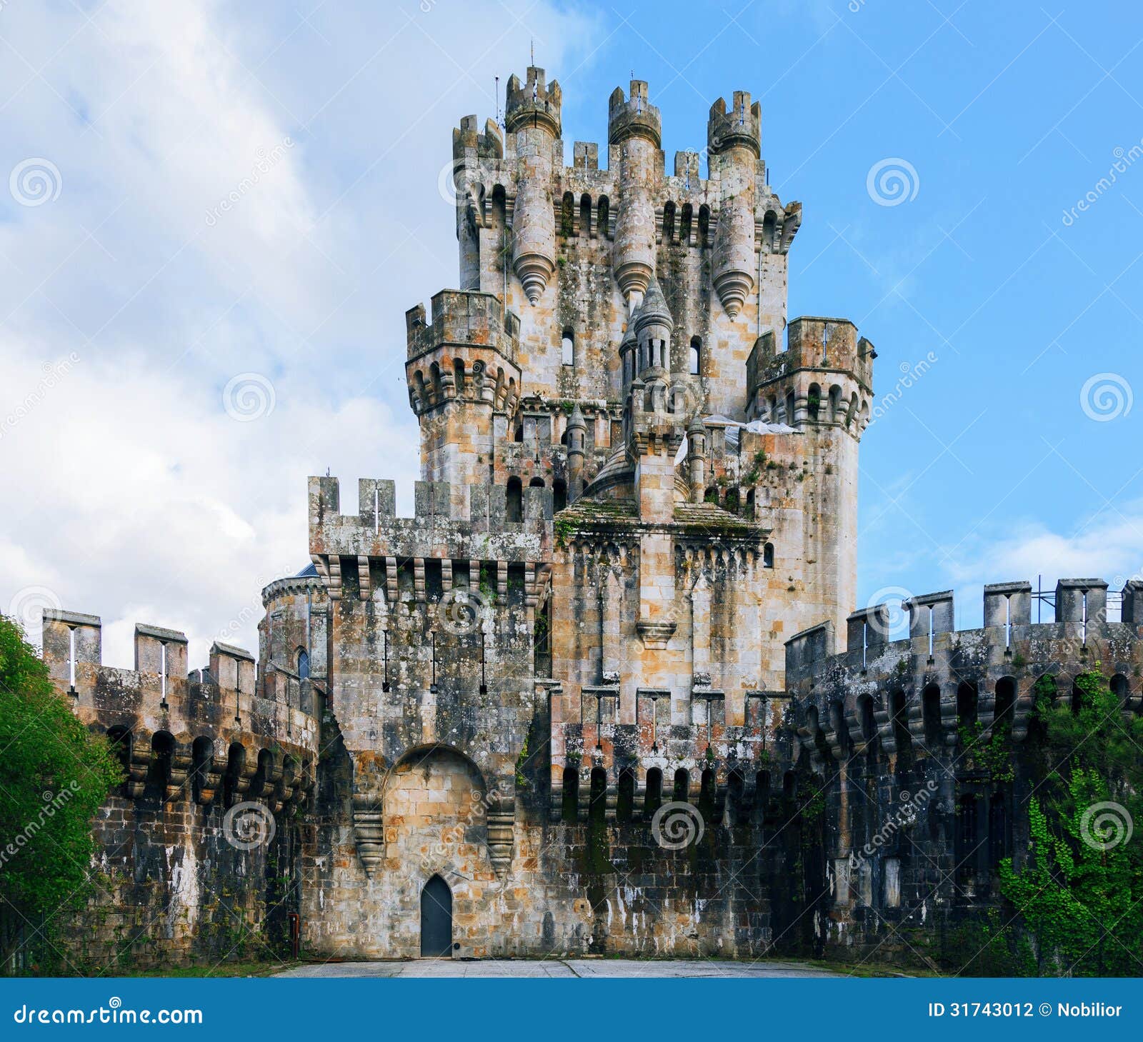 Castello di Butron, Spagna fotografia stock. Immagine di paese - 31743012