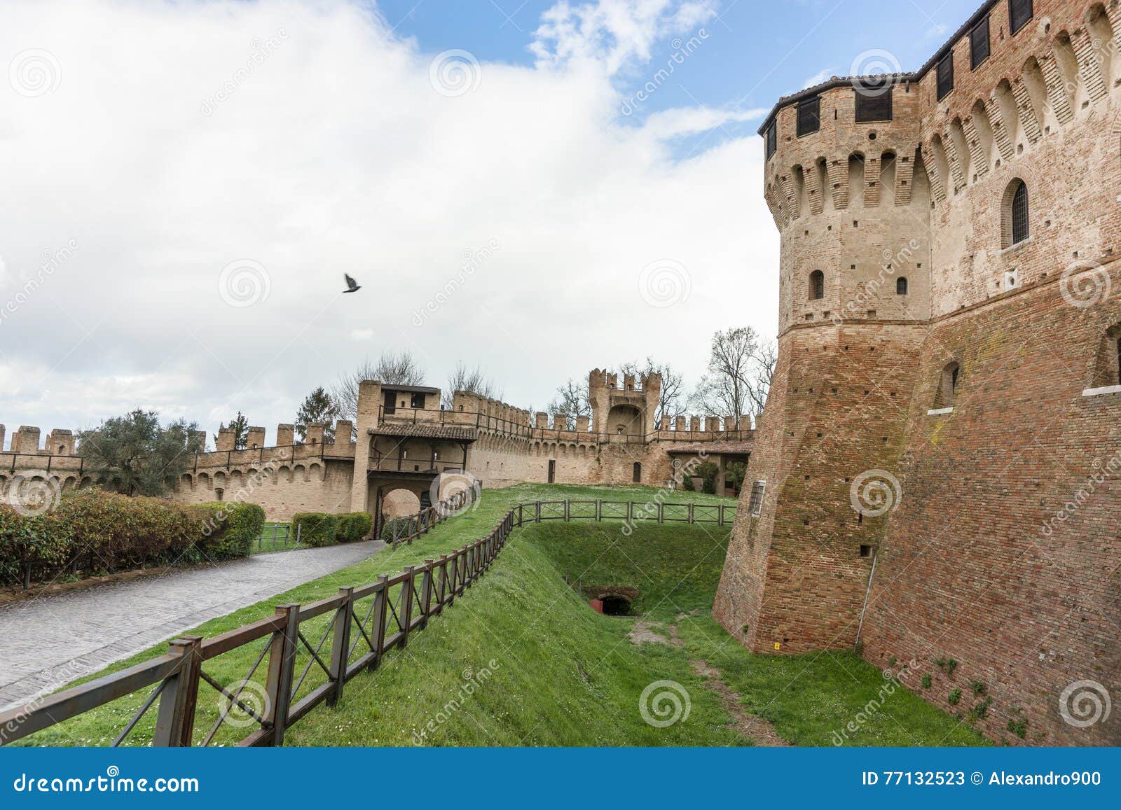 Castello di Gradara immagine stock. Immagine di castello - 77132523