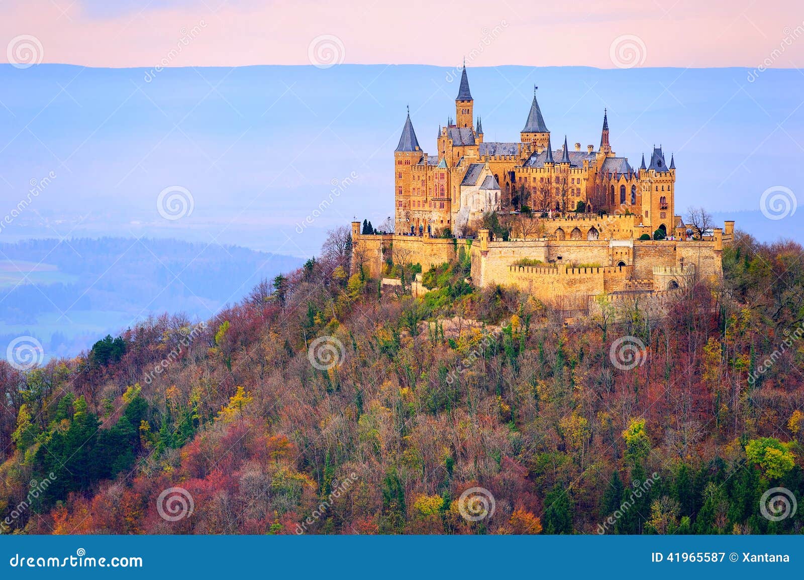 Castello Di Hohenzollern, Stuttgart, Germania Immagine Stock - Immagine ...
