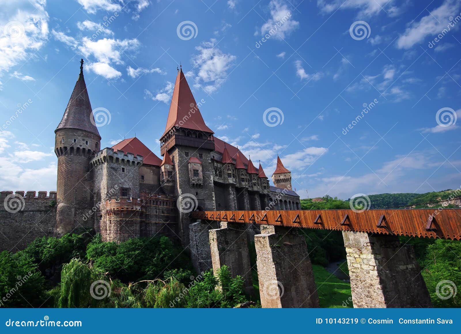 Castello di Hunedoara immagine stock. Immagine di fortezza - 10143219