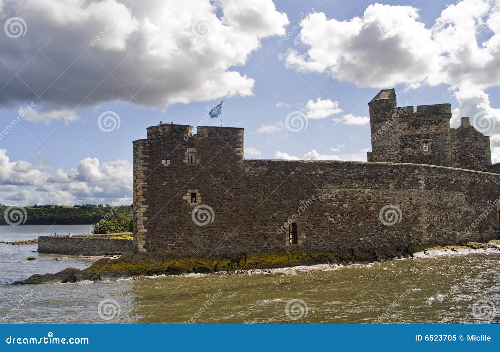 Castello di nerezza immagine stock. Immagine di avanti - 6523705
