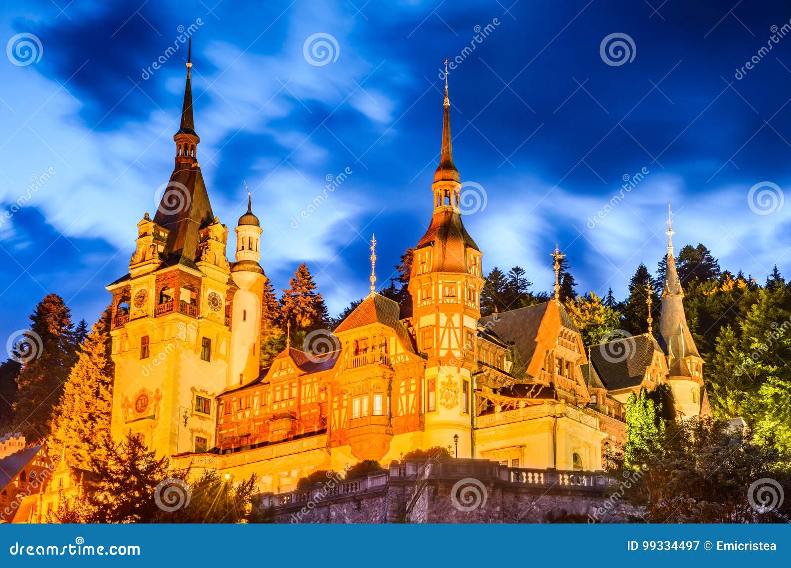 Castello Di Peles, Sinaia, Romania Immagine Stock - Immagine di famoso ...