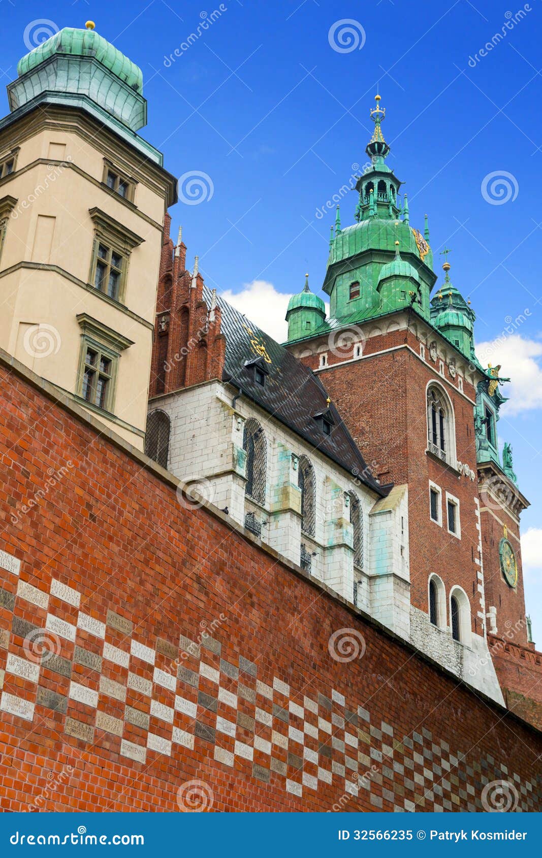 Castello Reale Di Wawel a Cracovia Immagine Stock - Immagine di ...
