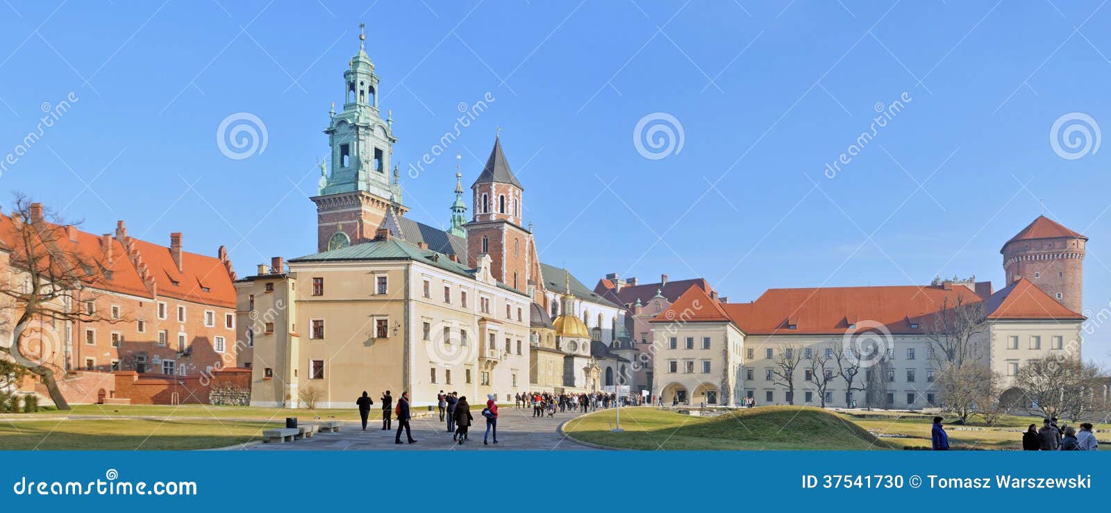 Castello Reale Di Wawel - Panorama Cucito Immagine Editoriale ...