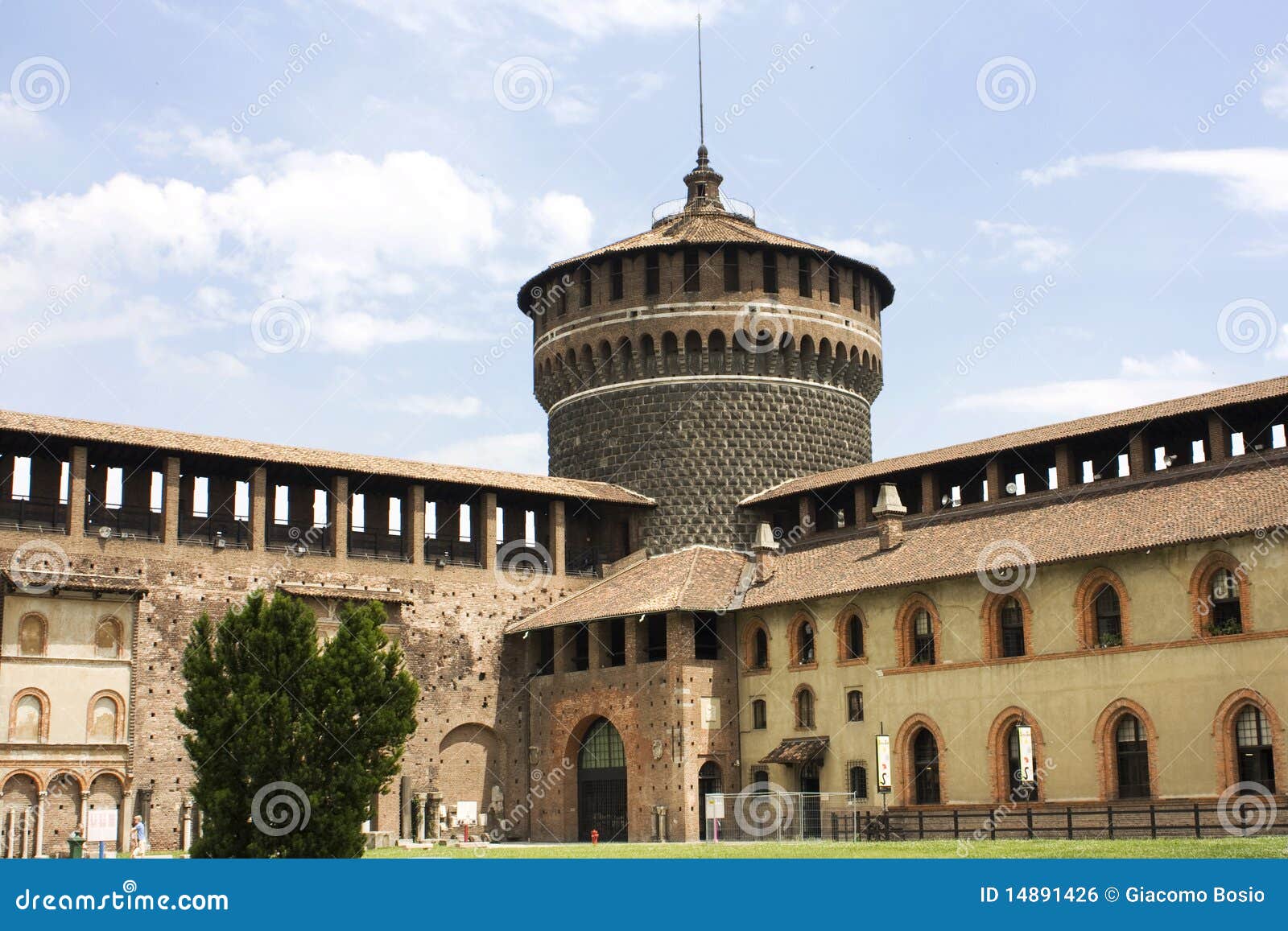 Castello Sforzesco stock photo. Image of tourist, tower - 14891426