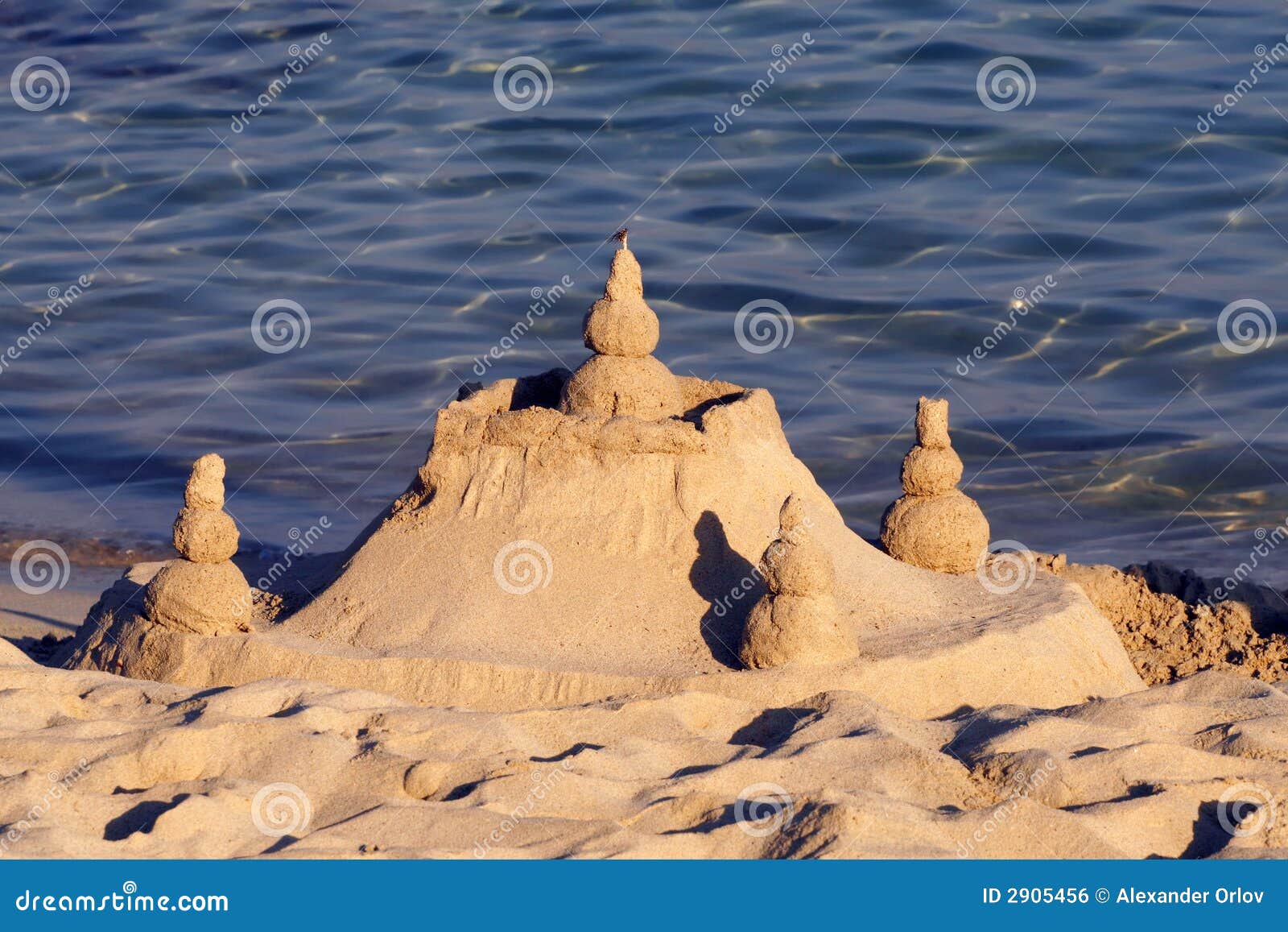 Castelo 2 da areia foto de stock. Imagem de castelos, céus - 2905456