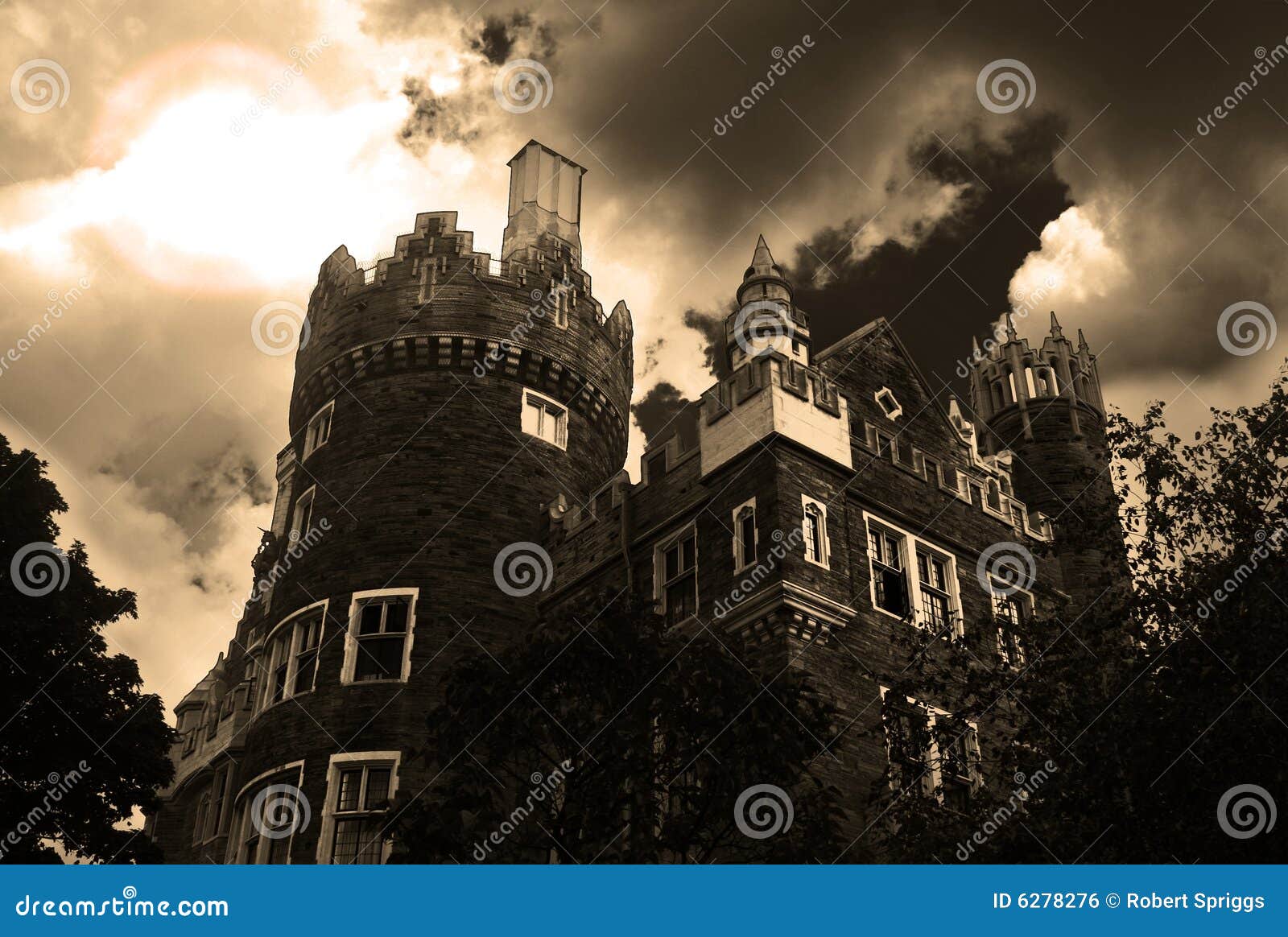 Castelo assombrado foto de stock. Imagem de assombrado - 6278276