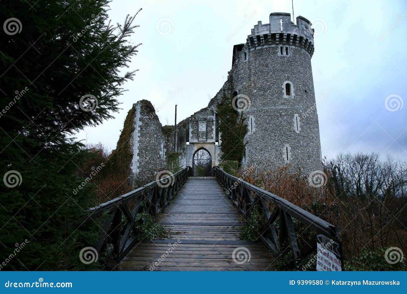Castelo Assombrado Em France Foto de Stock - Imagem de fantasia, duque ...