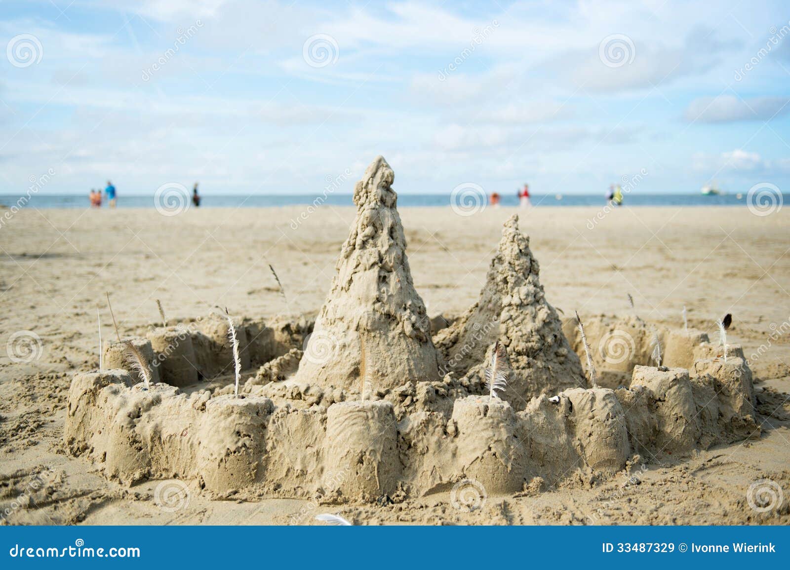 Castelo da areia imagem de stock. Imagem de areia, praia - 33487329
