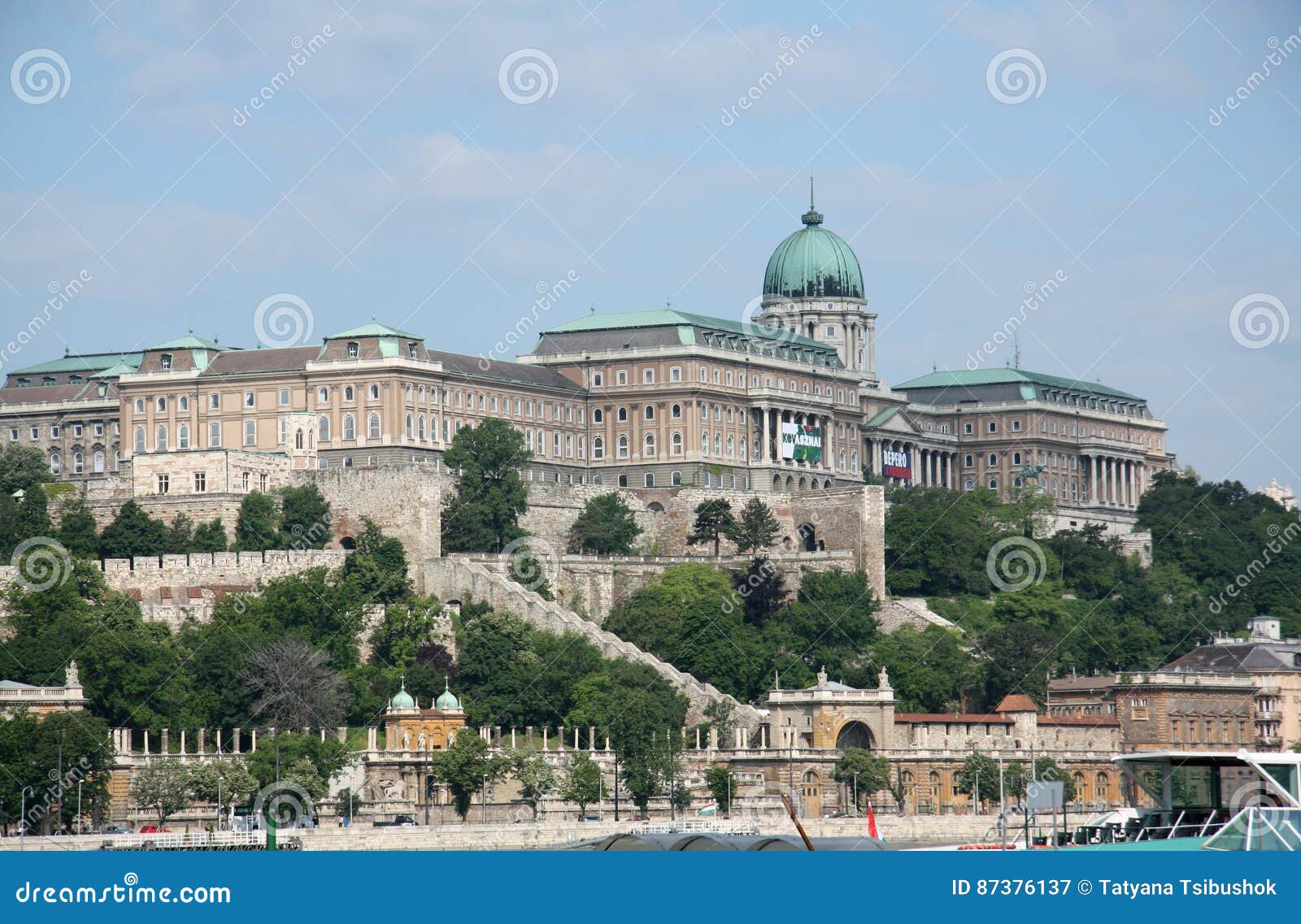 Castelo De Buda Em Budapest Fotografia Editorial - Imagem de hungria ...