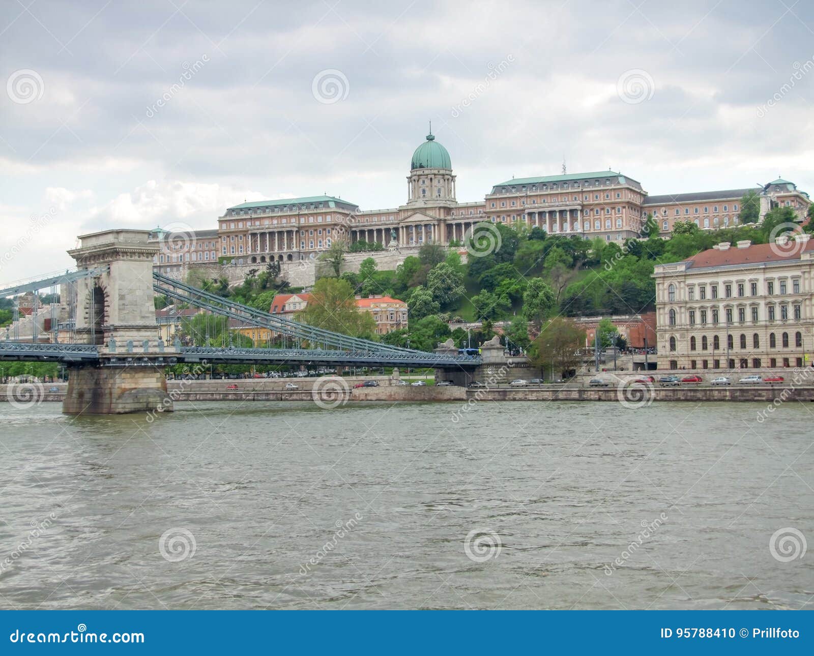 Castelo De Buda Em Budapest Foto de Stock - Imagem de castelo ...