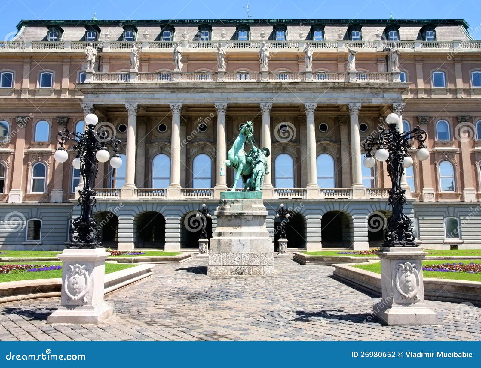 Castelo De Buda Em Budapest, Hungria Foto de Stock - Imagem de besta ...