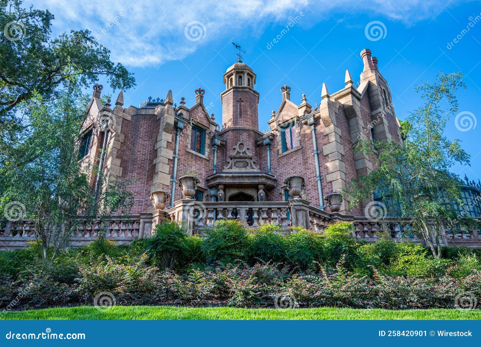Castelo De Cinderela No Mundo Da Rua Foto Editorial - Imagem de ...