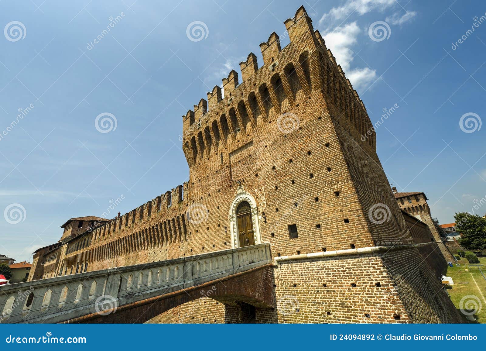 Castelo de Galliate foto de stock. Imagem de medieval - 24094892