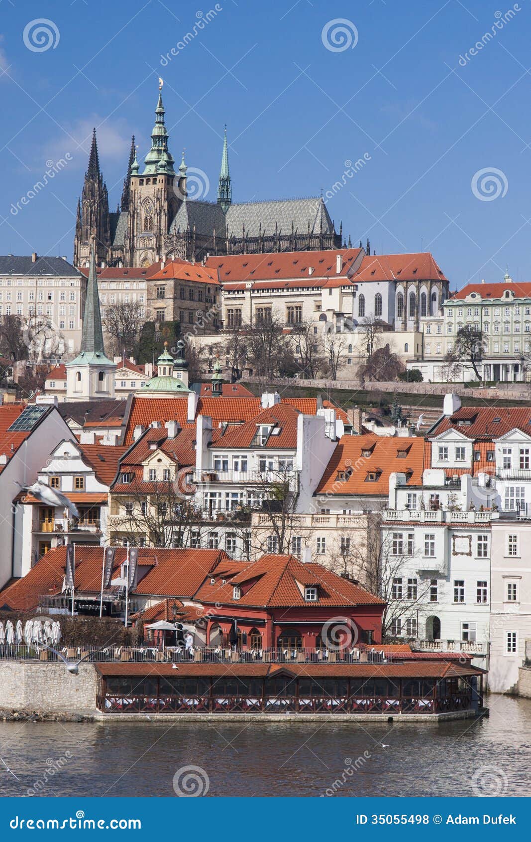 Castelo de Praga foto de stock. Imagem de arquitetura - 35055498