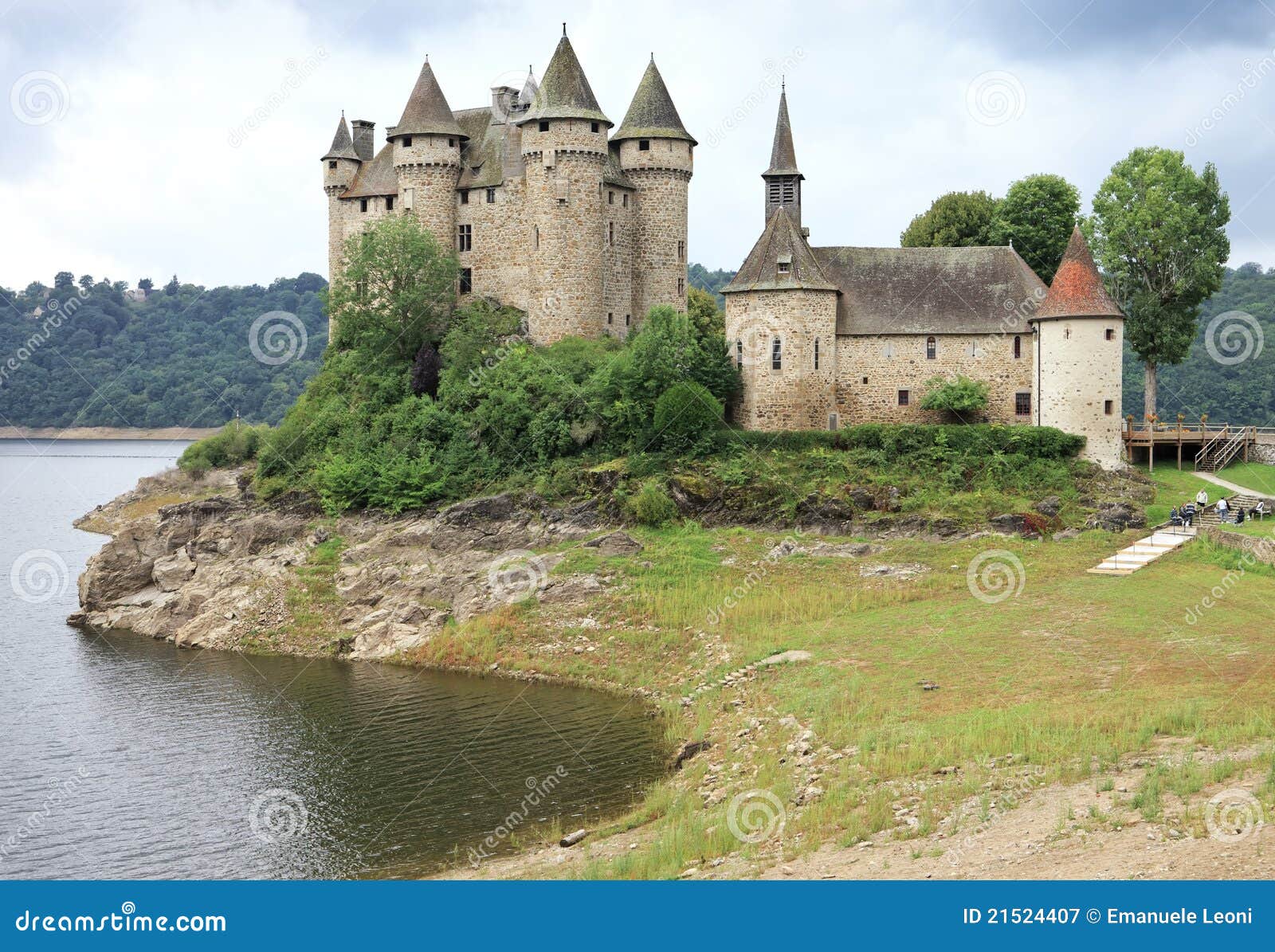 Castelo de Val em Lanobre imagem de stock. Imagem de pedra - 21524407