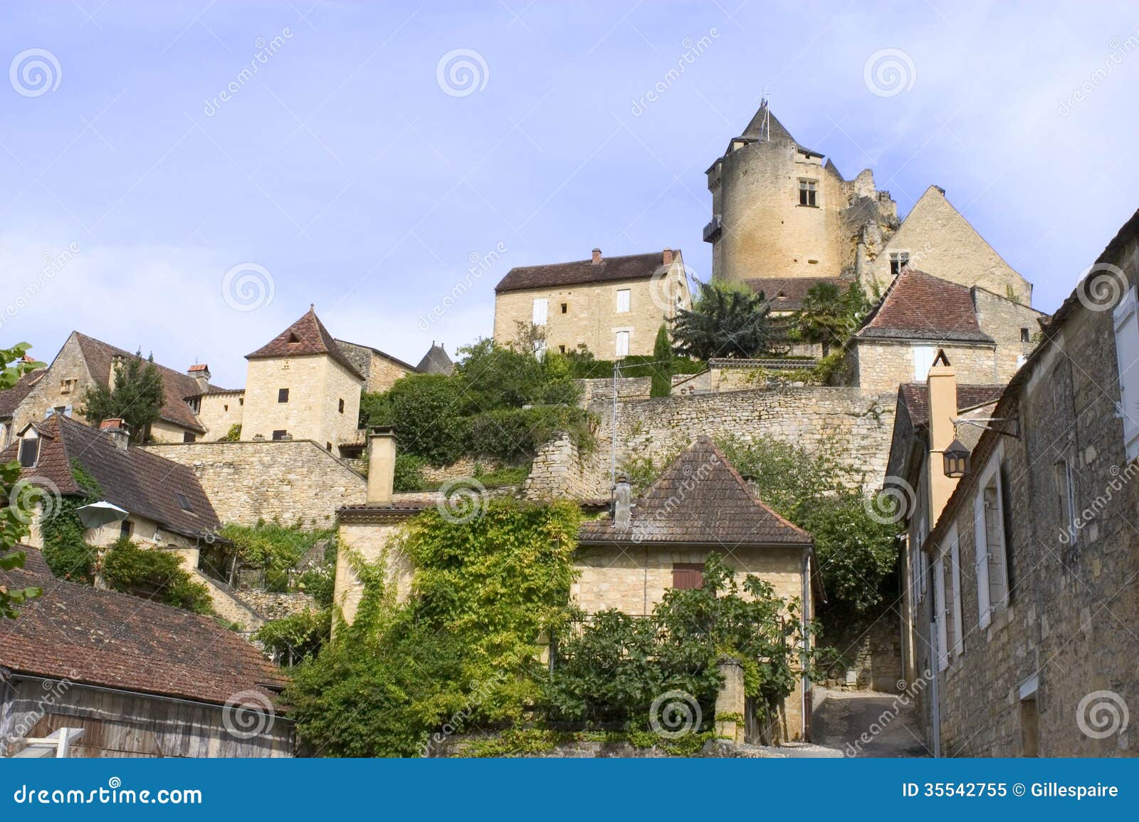 Castelo Feudal De Castelnaud Imagem de Stock - Imagem de antiguidade ...