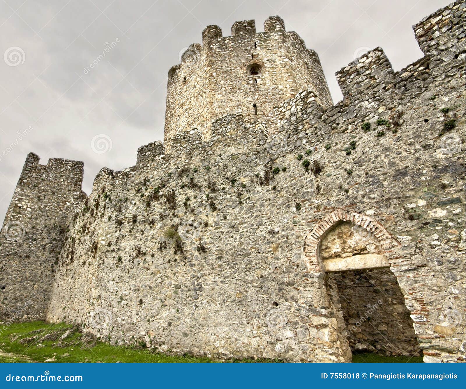 Castelo Medieval Da Era Em Europa Sul Foto de Stock - Imagem de porta ...