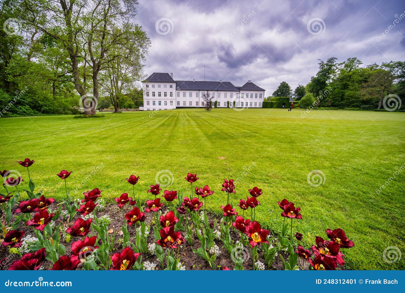 Castelo Real Graasten Na Parte Sul Da Dinamarca Imagem de Stock ...