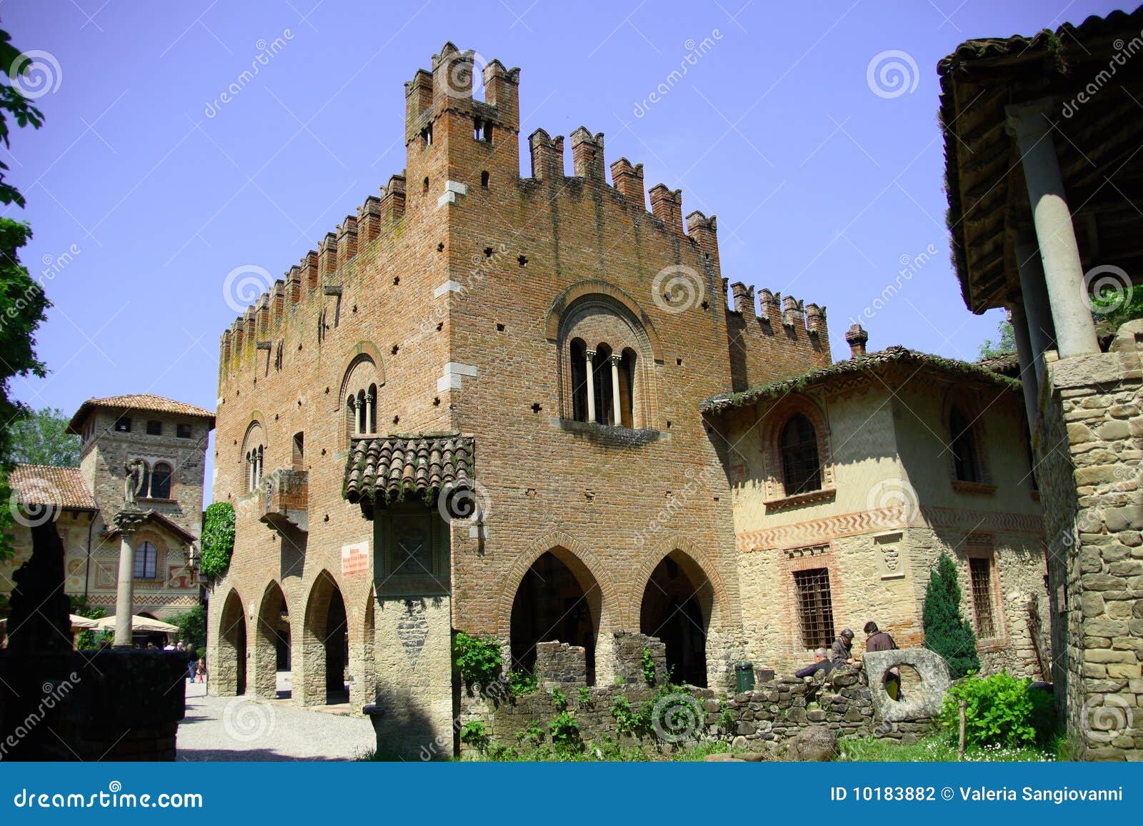 Castillo antiguo foto de archivo. Imagen de antiguo, castillo - 10183882