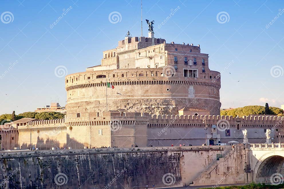 Castillo Antiguo En El Centro De Roma Imagen de archivo - Imagen de ...