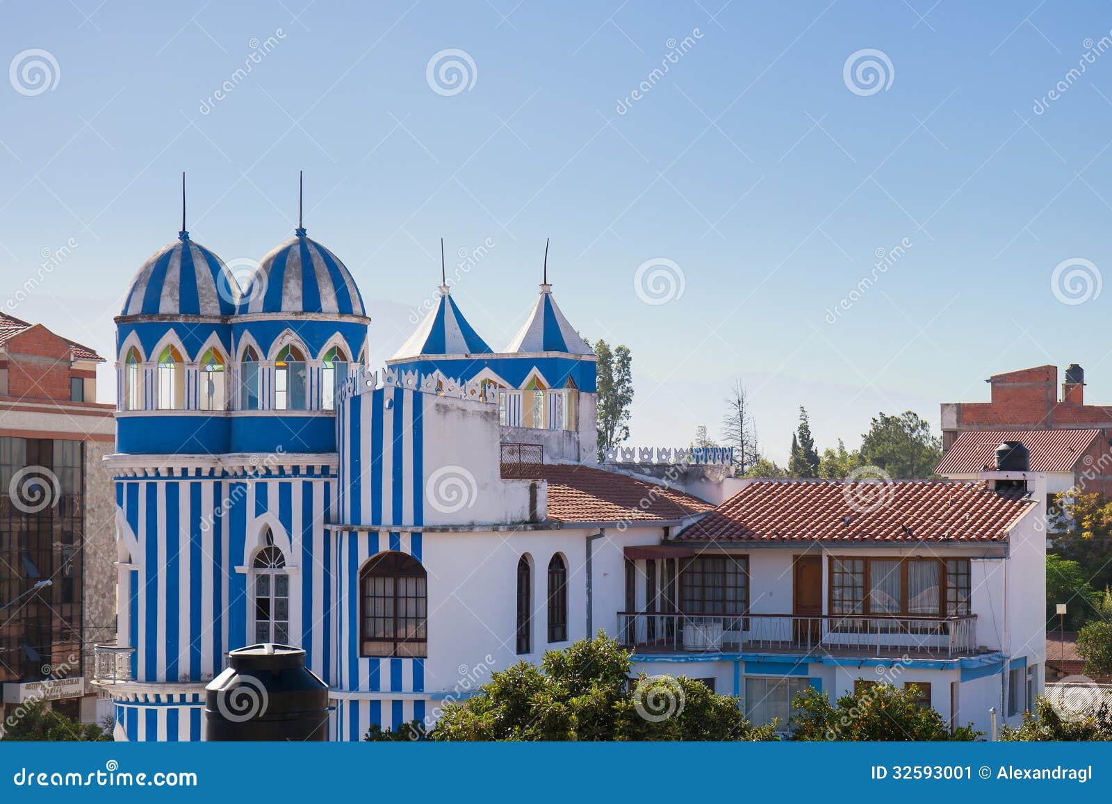 Castillo azul imagen de archivo. Imagen de famoso, abundancia - 32593001