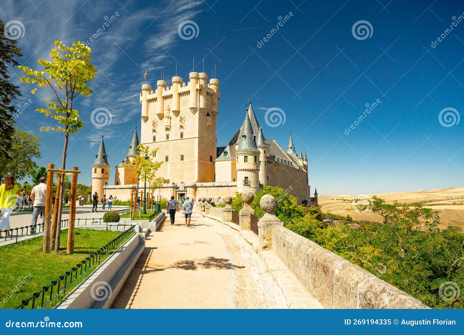 Castillo De Alcazar De Segovia Segovia Imagen editorial - Imagen de ...