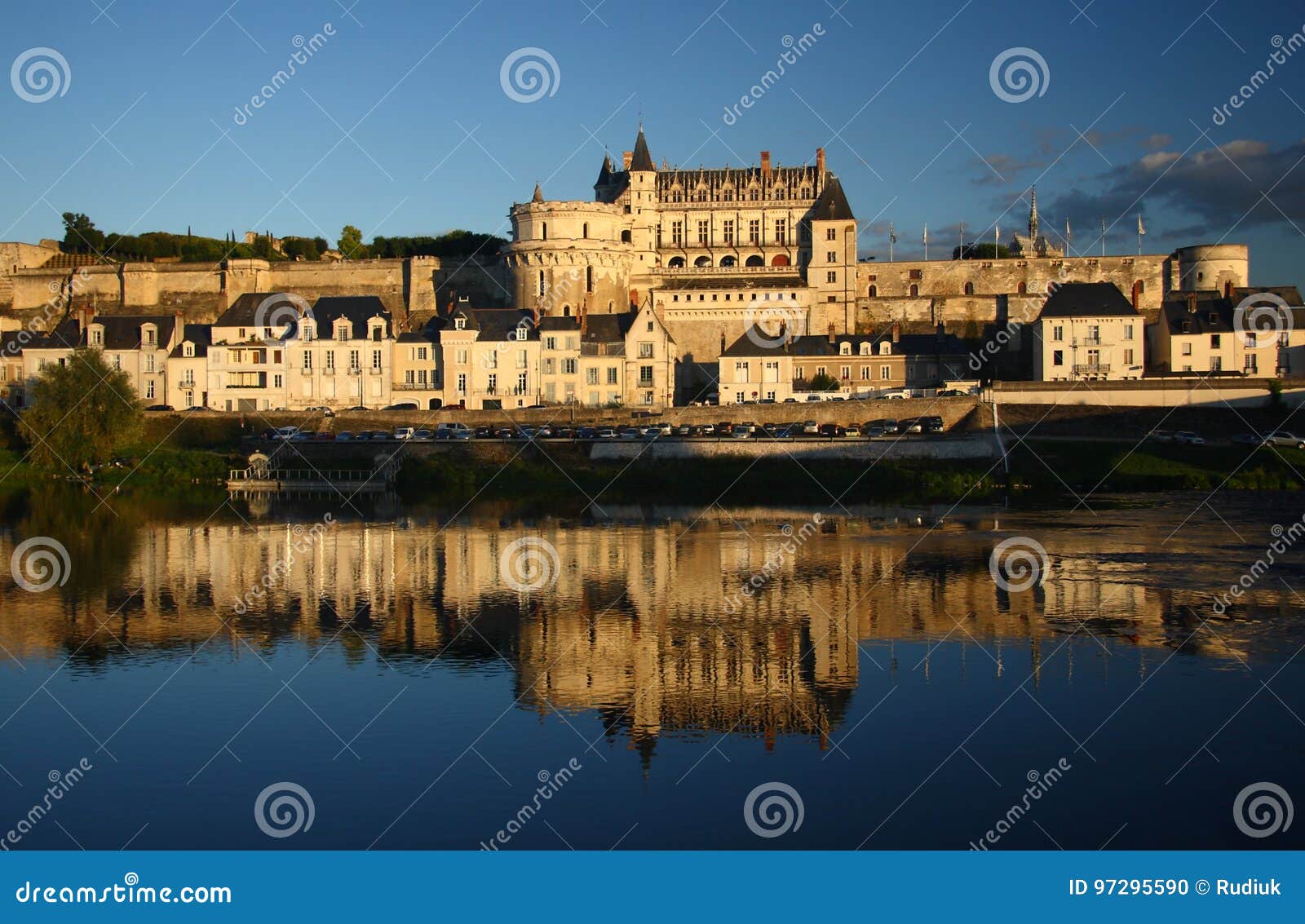 Castillo De Amboise En Loire Valley Foto de archivo - Imagen de viejo ...