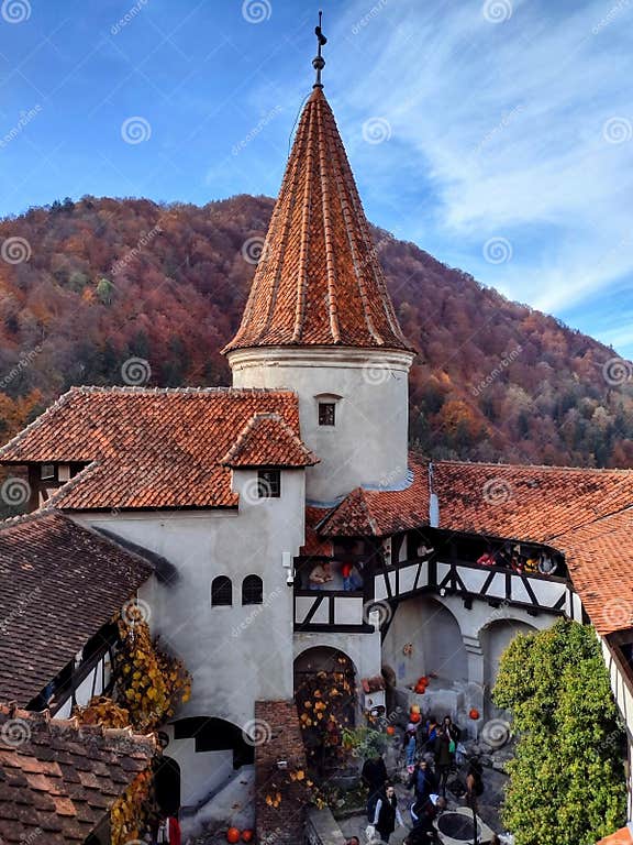 Castillo De Bran. Castelul Bran. Castillo De Draculas Imagen de archivo ...