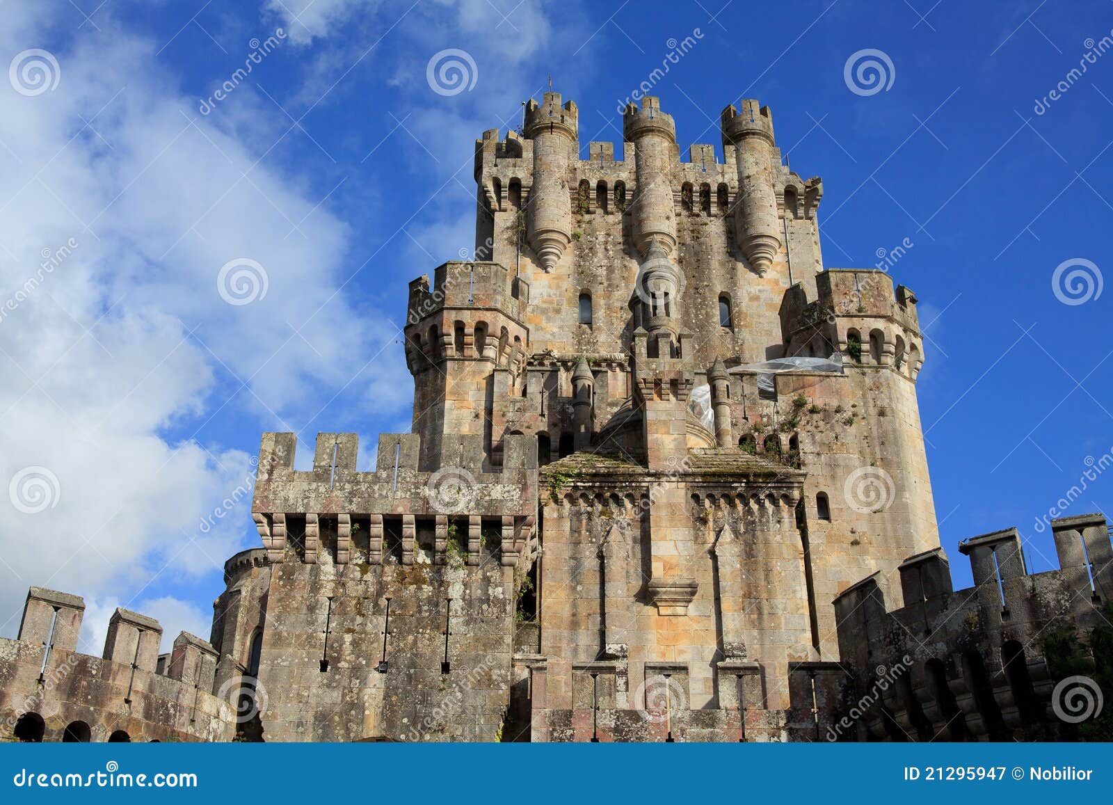 Castillo de Butron, España imagen de archivo. Imagen de medieval - 21295947