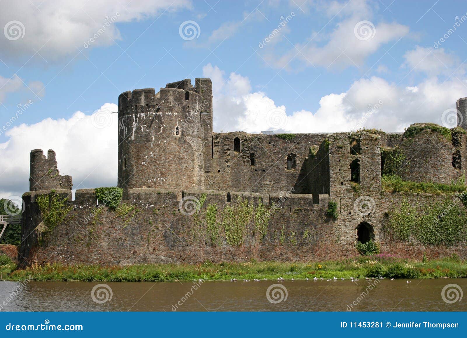 Castillo de Caerphilly imagen de archivo. Imagen de torre - 11453281