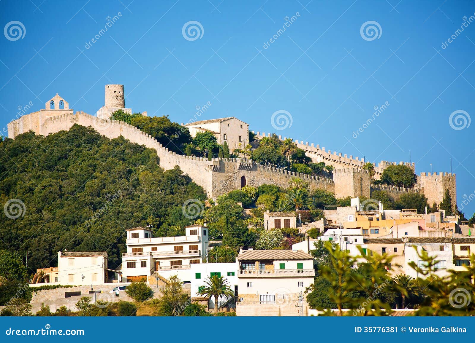 Castillo De Capdepera En Mallorca Imagen de archivo - Imagen de ...